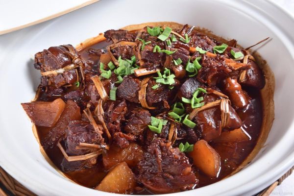 羊肉红烧配什么菜好吃_红烧羊肉最佳配菜推荐-第3张图片-山城妙识