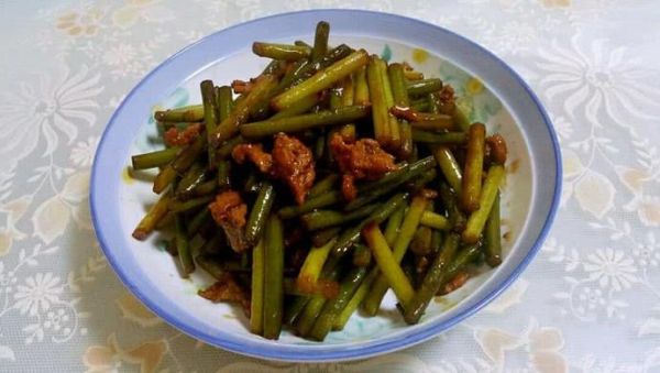 蒜苗炒肉丝怎么炒_蒜苗炒肉丝做法步骤-第2张图片-山城妙识