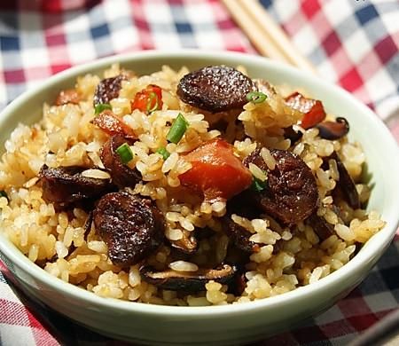 腊肠酱油炒饭怎么做_腊肠酱油炒饭用什么酱油-第1张图片-山城妙识