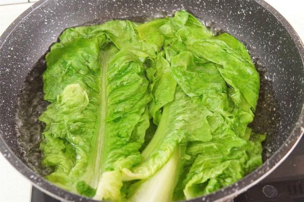 莴苣叶子要不要焯水_莴苣叶子焯水多久-第2张图片-山城妙识