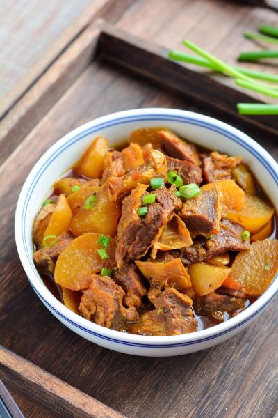 牛肉炖萝卜怎么做好吃_牛肉炖萝卜的做法大全家常-第2张图片-山城妙识