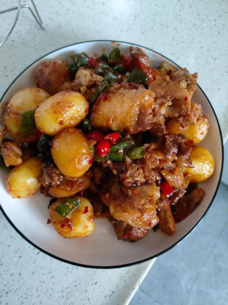土豆炖猪蹄怎么做_家常做法视频详细步骤-第2张图片-山城妙识