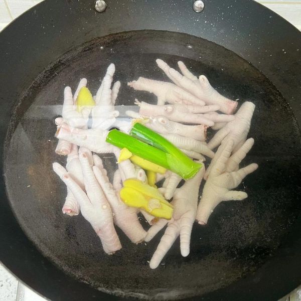 怎么泡鸡爪好吃又简单_鸡爪怎么泡才入味-第2张图片-山城妙识