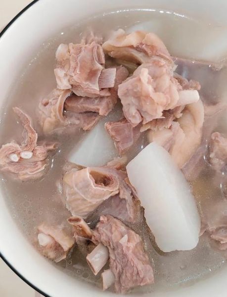 清炖羊肉萝卜汤怎么做_羊肉萝卜汤去膻技巧-第3张图片-山城妙识