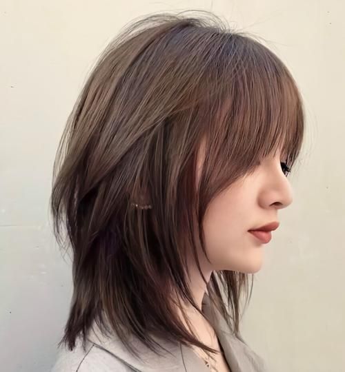 鲻鱼头发型女生短发款_适合什么脸型-第3张图片-山城妙识