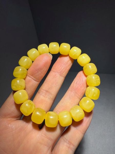 鸡油黄蜜蜡手串怎么选_鸡油黄蜜蜡手串价格多少-第3张图片-山城妙识