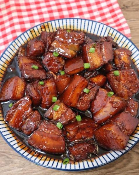 红烧肉怎么做才软糯不柴_红烧肉用冰糖还是白糖-第2张图片-山城妙识