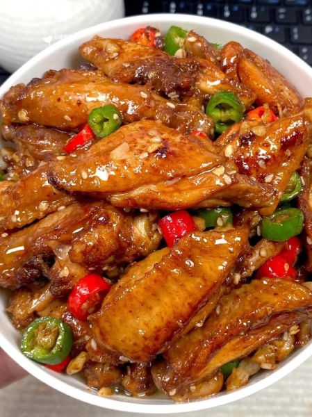 香辣鸡翅怎么做_家常做法视频-第1张图片-山城妙识