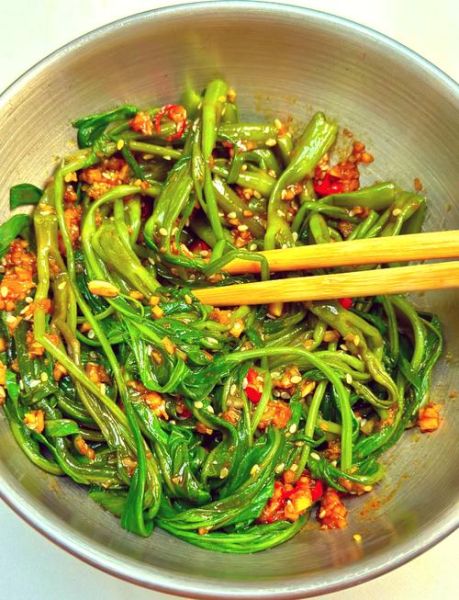 白通菜怎么炒好吃_白通菜需要焯水吗-第1张图片-山城妙识