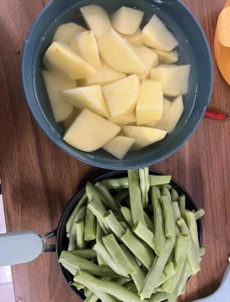 芸豆土豆炖排骨怎么做_芸豆土豆炖排骨要焯水吗-第2张图片-山城妙识
