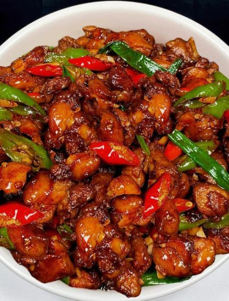 小炒鸡腿肉怎么做_小炒鸡腿肉用什么配菜-第1张图片-山城妙识
