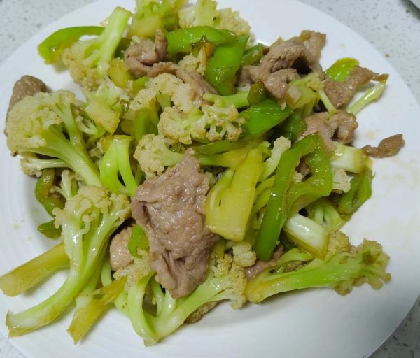 鸡肉炒菜花家常做法_怎么炒才嫩-第3张图片-山城妙识