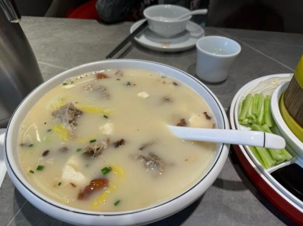烤鸭剩下的鸭架怎么吃_鸭架汤怎么炖才白-第3张图片-山城妙识 烤鸭剩下的鸭架怎么吃_鸭架汤怎么炖才白-第3张图片-山城妙识