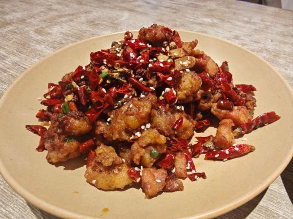 辣子鸡是哪个菜系_正宗做法与地域差异-第1张图片-山城妙识