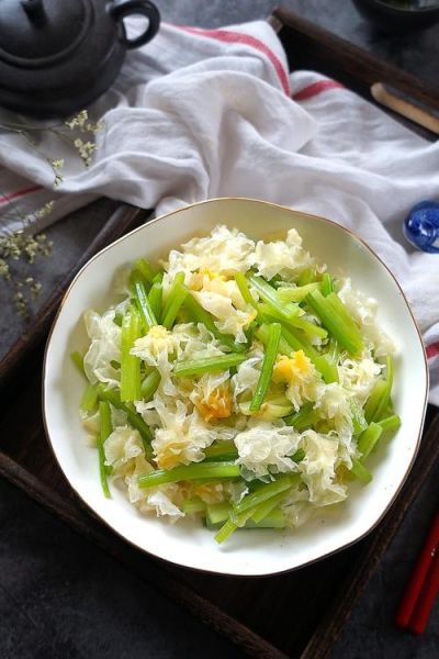 银耳炒菜怎么炒_银耳炒菜的做法窍门-第2张图片-山城妙识