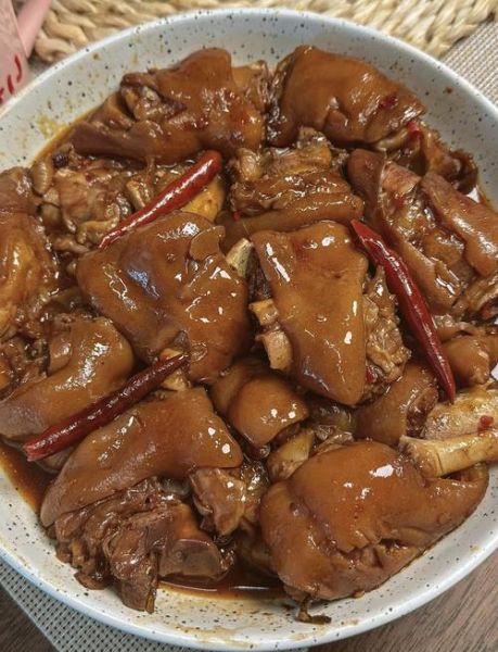 麻辣猪脚火锅怎么做_麻辣猪脚火锅的配料有哪些-第2张图片-山城妙识