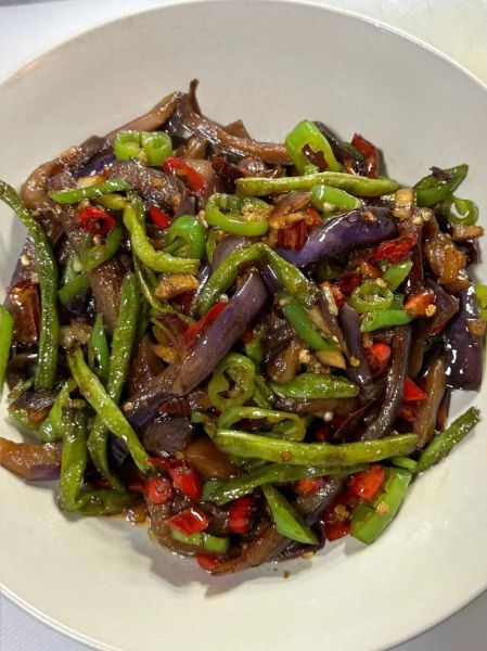 豇豆炒茄子怎么做_豇豆炒茄子用焯水吗-第3张图片-山城妙识