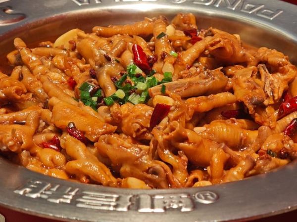 鸡爪煲怎么做才软糯入味_家常鸡爪煲做法大全-第3张图片-山城妙识
