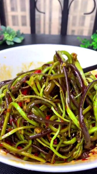 蕨菜怎么炒着吃好吃_蕨菜炒什么最香-第1张图片-山城妙识