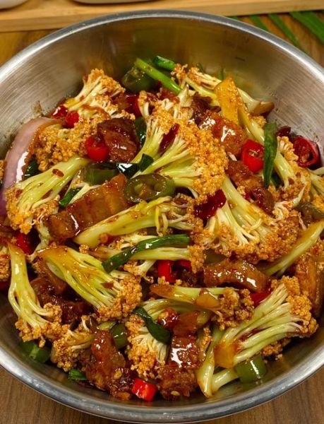 鸡肉炒菜花怎么炒好吃_鸡肉炒菜花热量高吗-第2张图片-山城妙识