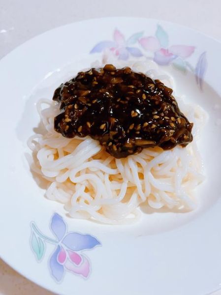 芝麻酱凉面条怎么做_芝麻酱凉面条热量高吗-第1张图片-山城妙识