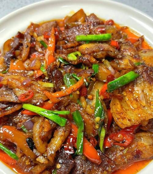 川味尖椒回锅肉怎么做_回锅肉用哪个部位肉最好-第2张图片-山城妙识