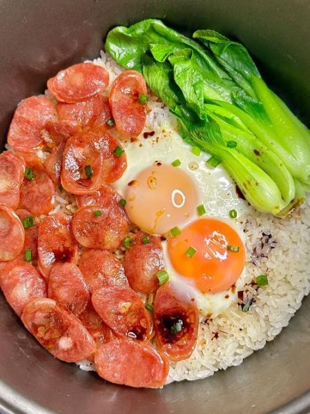 闷米饭加菜怎么做_电饭锅版零失败技巧-第2张图片-山城妙识