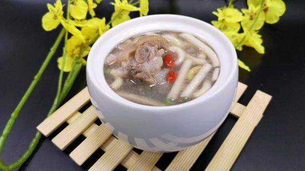 通草炖猪蹄有什么禁忌_哺乳期能吃吗-第1张图片-山城妙识