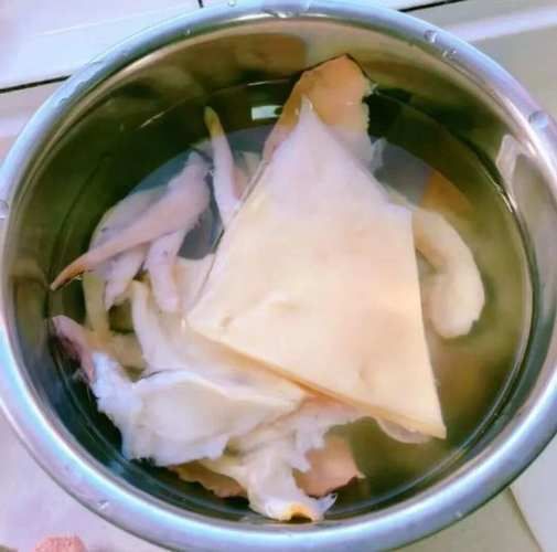 干鱿鱼不用碱怎么泡发_干鱿鱼快速软化的方法-第3张图片-山城妙识