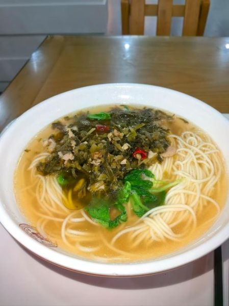 雪菜肉丝面碗底料怎么调_雪菜肉丝面底汤配方-第2张图片-山城妙识
