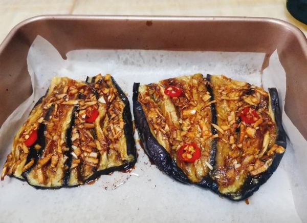家庭版烤茄子怎么做_烤箱温度时间设置-第1张图片-山城妙识