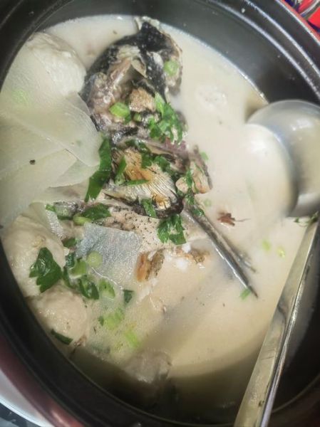 鱼汤的家常做法大全_鱼汤怎么炖不腥-第1张图片-山城妙识