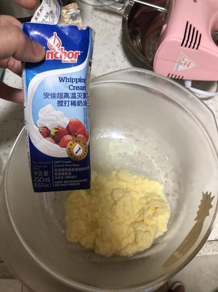淡奶油变质后还能吃吗_淡奶油变质图片怎么看-第3张图片-山城妙识