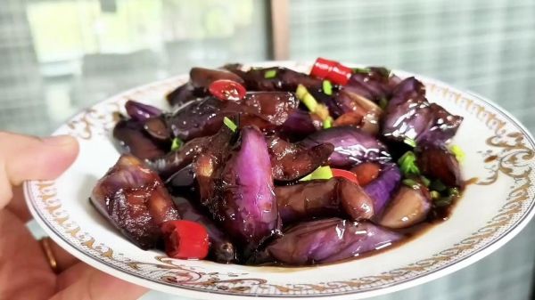 酱爆茄子怎么做_茄子怎么炒不吸油-第3张图片-山城妙识