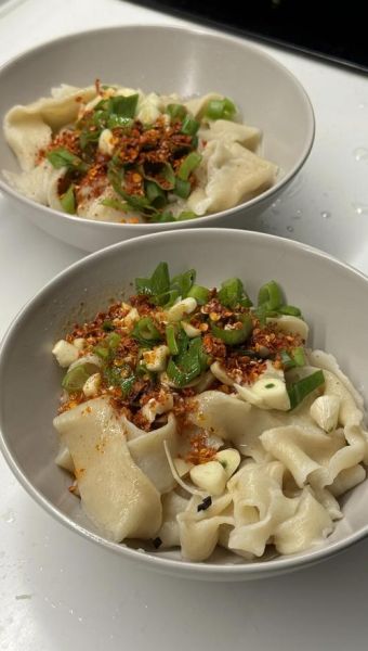 油泼面怎么做才正宗_油泼面做法视频教程-第2张图片-山城妙识