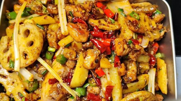 麻辣干锅鸡怎么做_麻辣干锅鸡用什么配菜-第2张图片-山城妙识