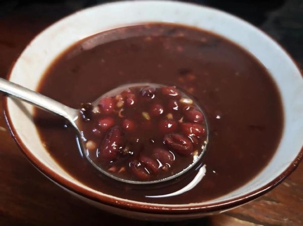 广式红豆沙糖水怎么做_正宗配方比例-第1张图片-山城妙识