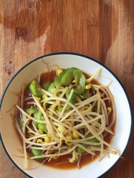 黄豆芽要煮多久才熟_黄豆芽焯水几分钟-第1张图片-山城妙识