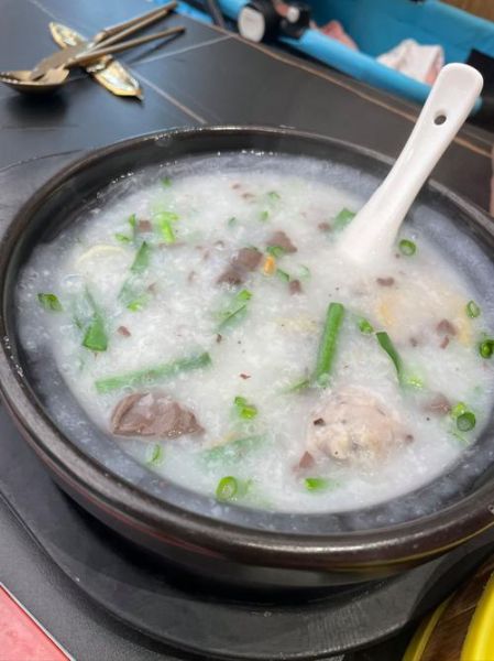 大米瘦肉粥怎么煮_大米瘦肉粥的做法步骤-第1张图片-山城妙识