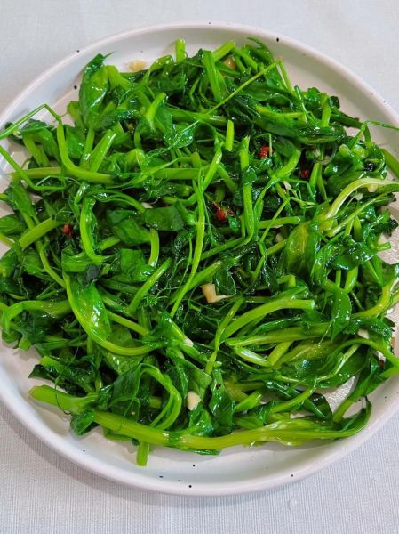 豌豆尖儿怎么炒好吃_豌豆尖儿营养价值高吗-第1张图片-山城妙识