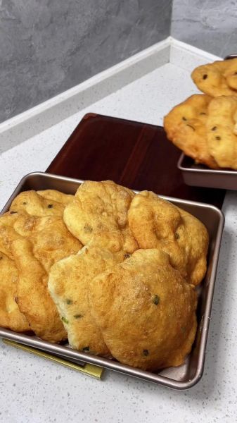 油饼怎么炸才蓬松_炸油饼又软又香的秘诀-第1张图片-山城妙识