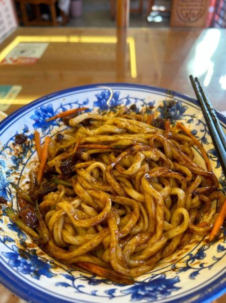 老北京炸酱面馆哪家好_正宗炸酱面怎么做-第3张图片-山城妙识