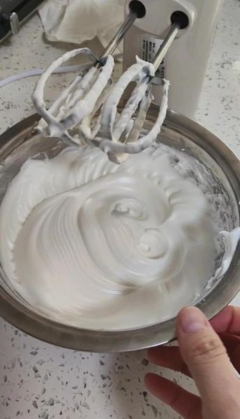 蛋糕奶油怎么打发_奶油打发不起来怎么办-第3张图片-山城妙识