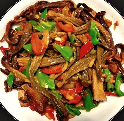 蘑菇肉片怎么炒好吃_蘑菇炒肉的家常做法-第1张图片-山城妙识