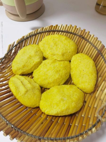 玉米面贴饼子怎么和面_玉米面贴饼子用冷水还是热水-第1张图片-山城妙识