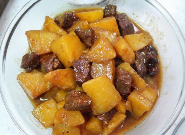 家常牛肉炖土豆怎么做_牛肉炖土豆软烂不柴的秘诀-第3张图片-山城妙识
