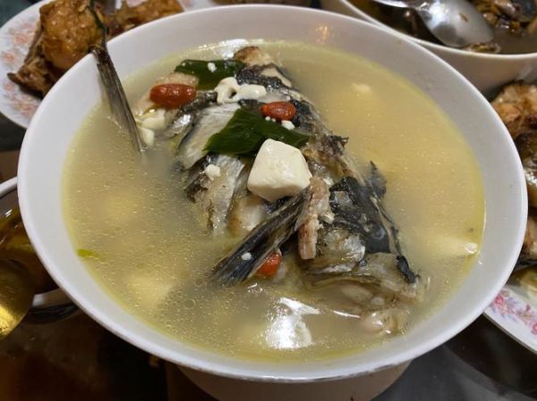 鱼头豆腐汤怎么做好吃又简单_鱼头豆腐汤的家常做法-第3张图片-山城妙识