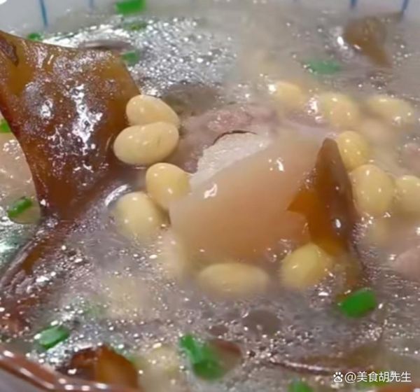 黄豆海带炖猪蹄下奶吗_哺乳期怎么吃才有效-第1张图片-山城妙识 黄豆海带炖猪蹄下奶吗_哺乳期怎么吃才有效-第1张图片-山城妙识
