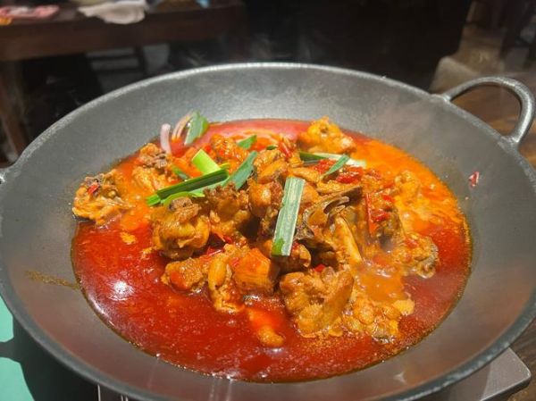 辣子鸡火锅怎么做_辣子鸡火锅好吃秘诀-第1张图片-山城妙识 辣子鸡火锅怎么做_辣子鸡火锅好吃秘诀-第1张图片-山城妙识