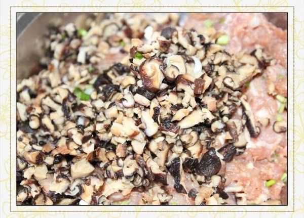 香菇饺子怎么调馅好吃_香菇饺子馅要不要焯水-第2张图片-山城妙识 香菇饺子怎么调馅好吃_香菇饺子馅要不要焯水-第2张图片-山城妙识
